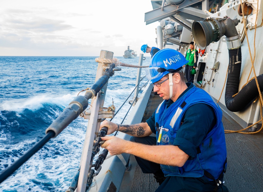 DVIDS - Images - USS Benfold Conducts Replenishment-at-sea with USNS ...