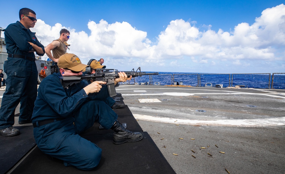 DVIDS - Images - USS Benfold Conducts M-16 Gun Shoot while Underway ...