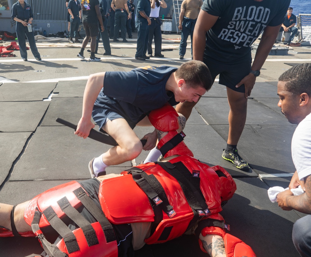 DVIDS - Images - USS Benfold Conducts Security Reaction Force Team ...