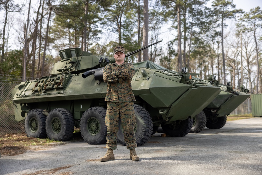 DVIDS - Images - 2d LAR LCpl Bryce Lien Reenlistment [Image 8 of 8]