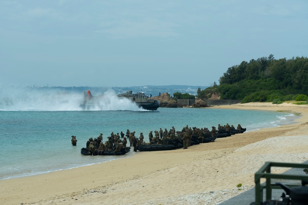 DVIDS - Images - LCAC Amphibious Operations: Iron Fist 23 [Image 5 of 7]