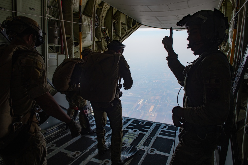 DVIDS - Images - 353rd SOW conduct HALO training in CG23 [Image 6 of 6]
