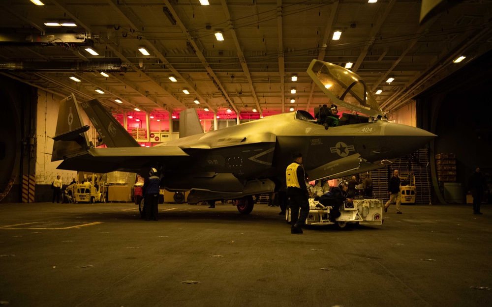 DVIDS - Images - Archvie USS Carl Vinson (CVN 70) Night-time Operations