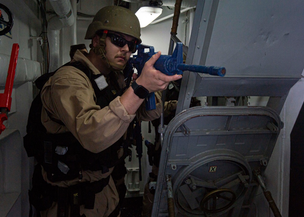 DVIDS - Images - USS Paul Hamilton VBSS Training [Image 5 of 13]