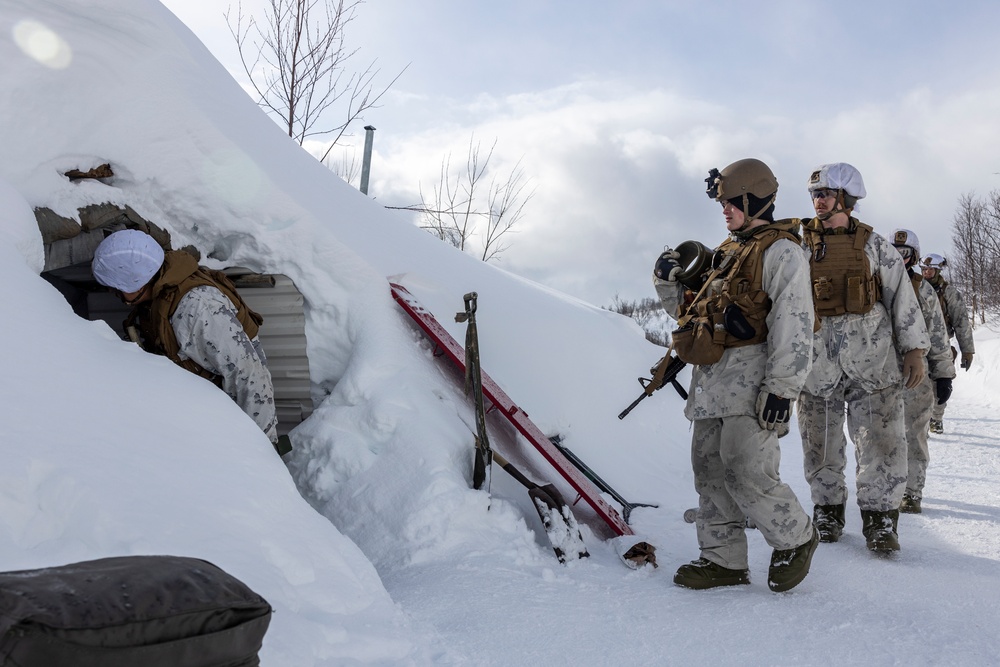 DVIDS - Images - 2d CEB Live-Fire Expedient Demolition Range [Image 17 ...