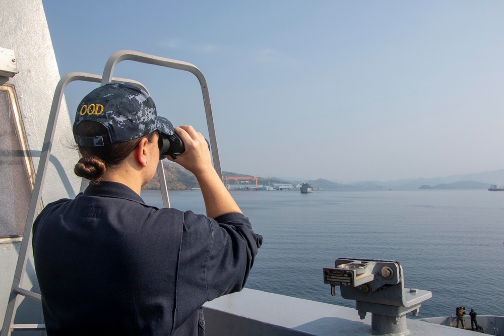 DVIDS - Images - Anchorage Arrives in the Philippines [Image 1 of 2]