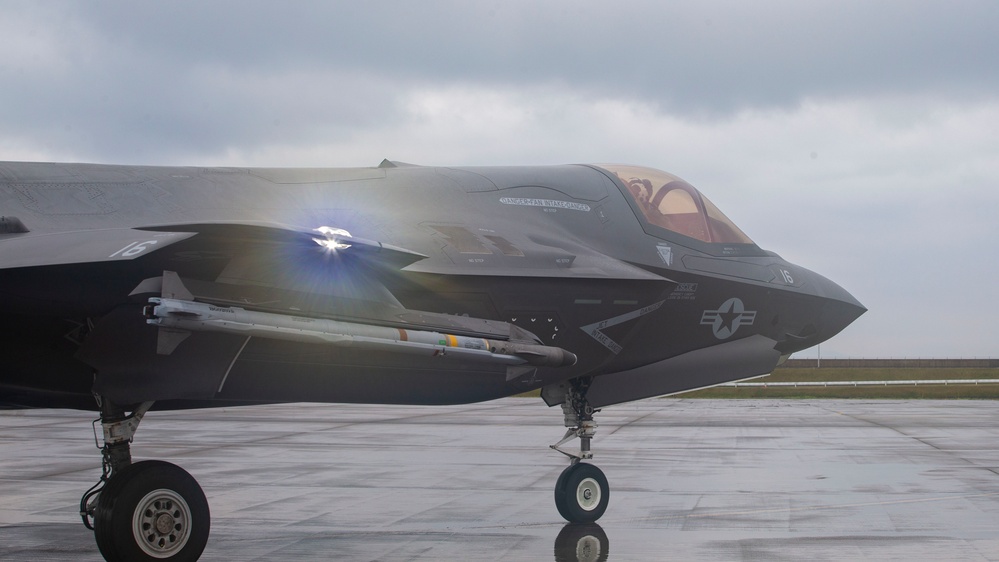 DVIDS - Images - Target Destroyed: MAG-12 and CVW-5 Execute Live Fire ...