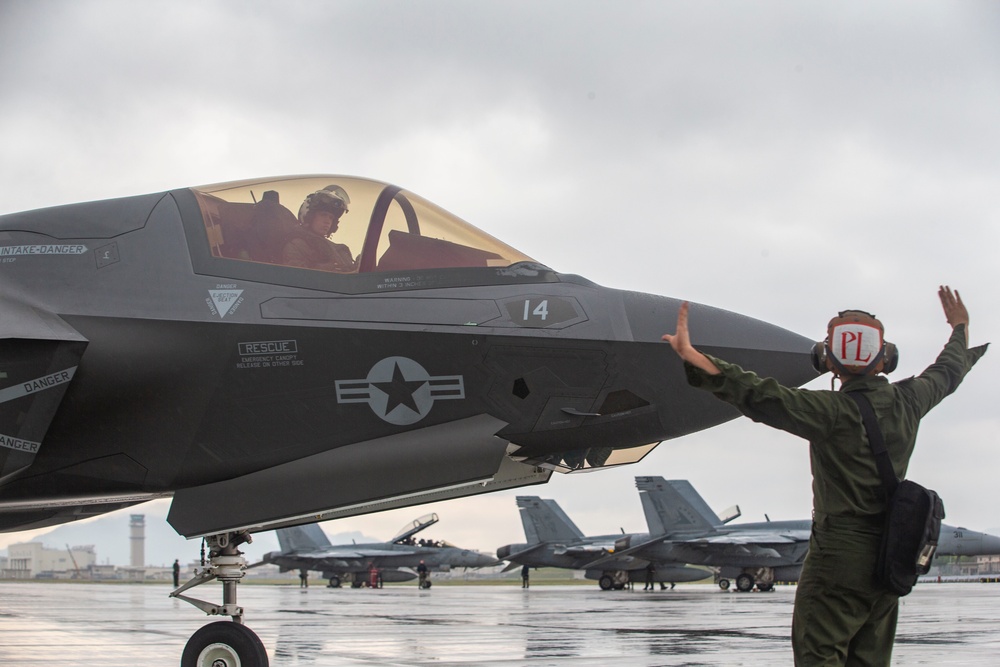 DVIDS - Images - Target Destroyed: MAG-12 and CVW-5 Execute Live Fire ...