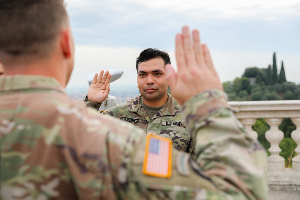 DVIDS - Images - Re-enlistment ceremony overlooks the city of Vicenza ...