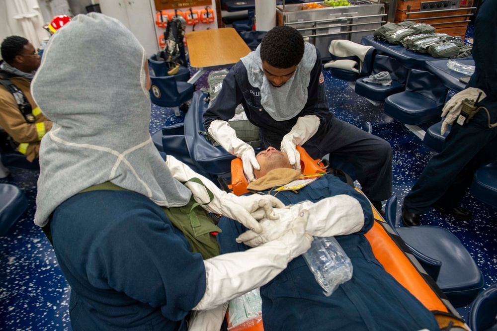 DVIDS - Images - USS Paul Hamilton General Quarters Drill [Image 6 of 6]