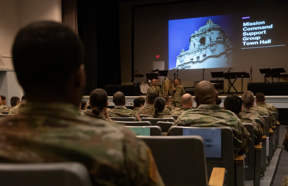 DVIDS - Images - Command town hall [Image 2 of 2]