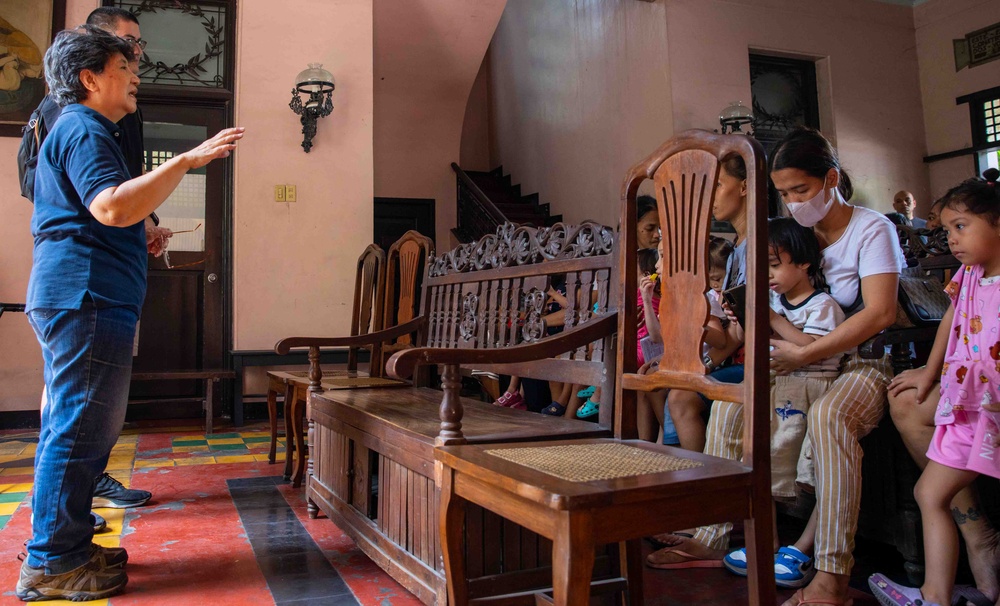 DVIDS - Images - Makin Island Sailors and Marines Participate in COMREL ...