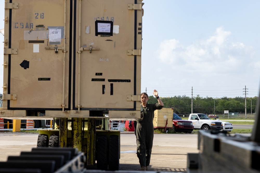 DVIDS - Images - VMGR-252 transports cargo to Florida during Emerald ...