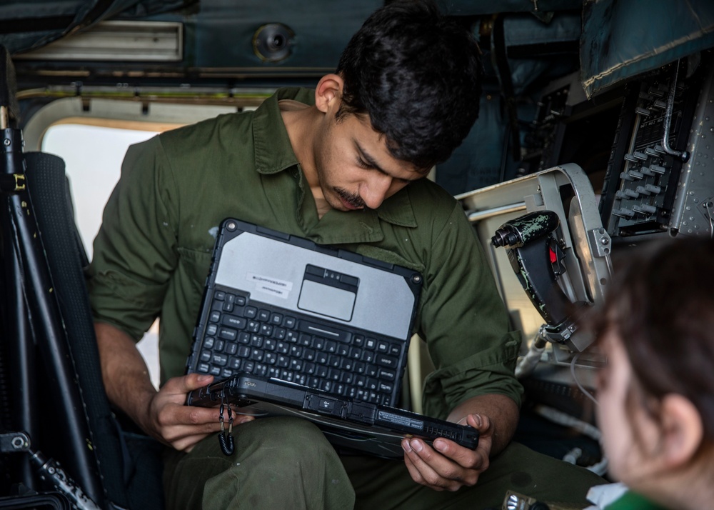 DVIDS - Images - Sailors Conduct Helicopter Maintenance Aboard USS John ...