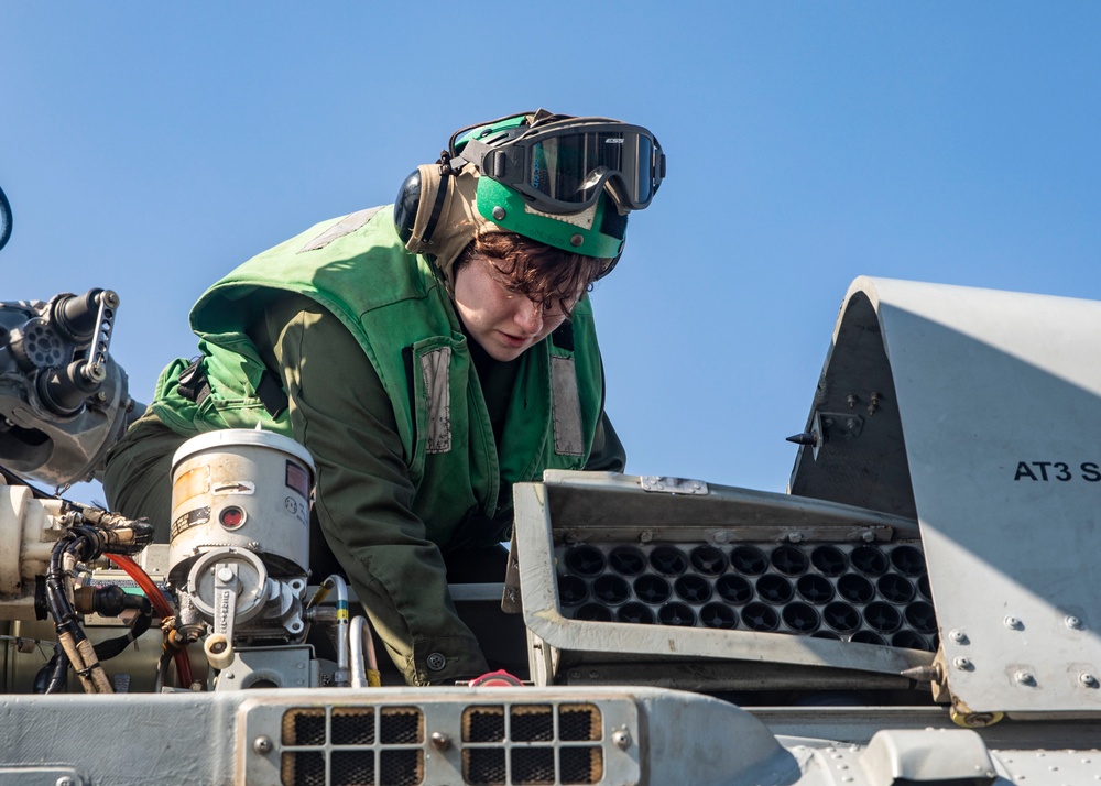 DVIDS - Images - Sailors Conduct Helicopter Maintenance Aboard USS John ...