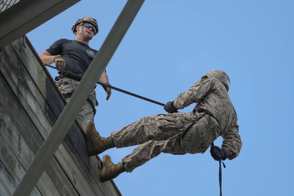 DVIDS - Images - Papa Company Rappel Tower [Image 10 of 11]