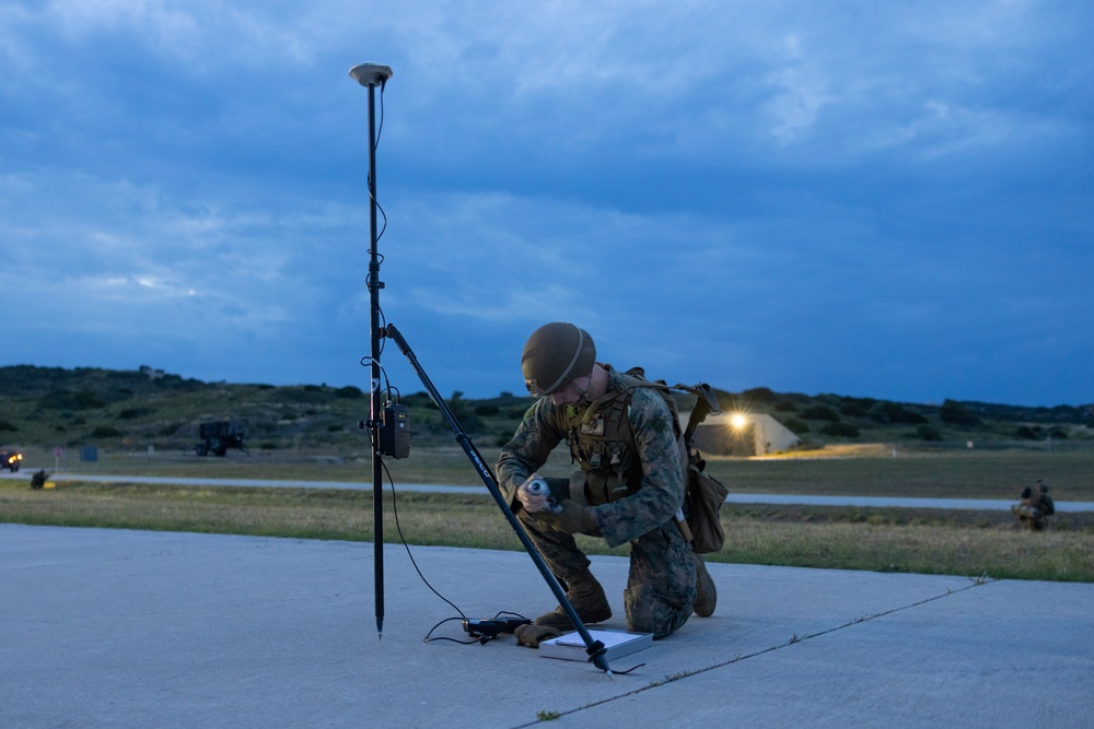 DVIDS - Images - 2/10 Marines Conduct a HIRAIN in Greece [Image 1 of 33]