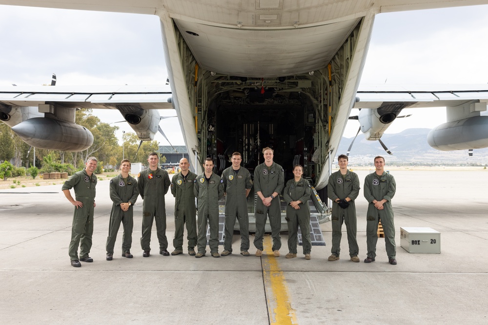 DVIDS - Images - 2/10 Marines Conduct a HIRAIN in Greece [Image 27 of 33]