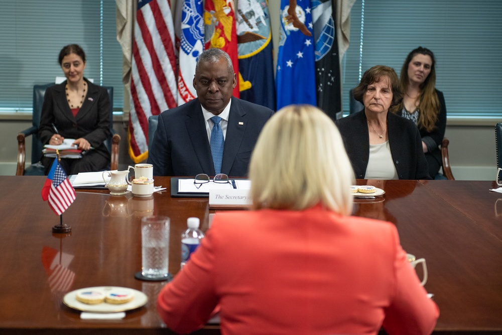 DVIDS - Images - SECDEF hosts Czech Republic Minister of Defense [Image ...