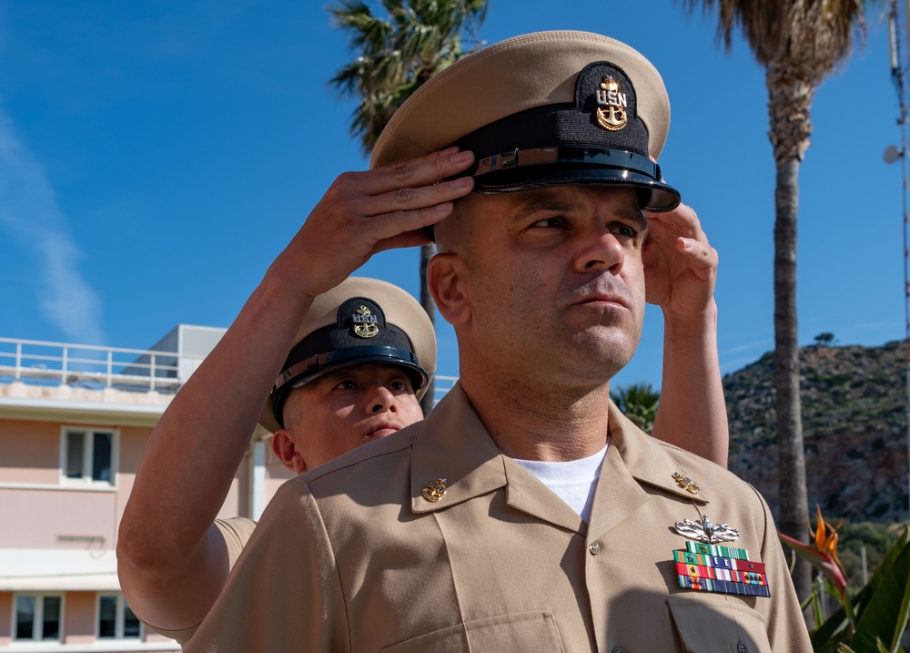 DVIDS - Images - Senior Chief Frocking at NSA Souda Bay [Image 2 of 6]