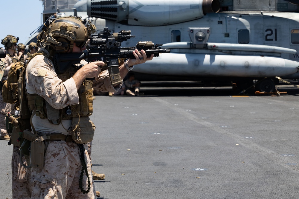DVIDS - Images - USS Bataan live fire drill [Image 22 of 25]