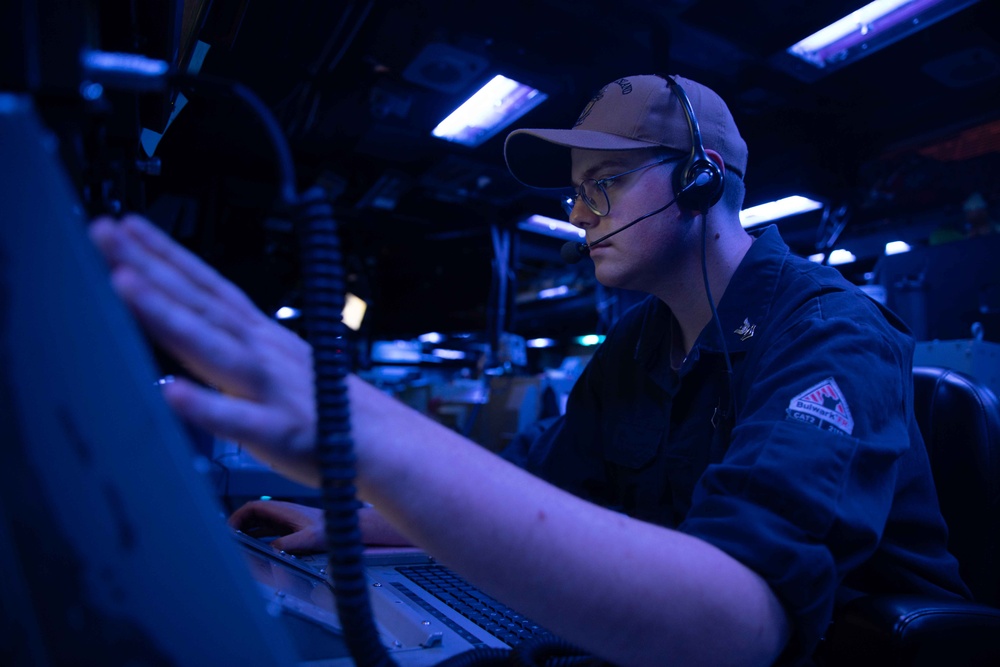 DVIDS - Images - Makin Island Operations Specialists [Image 2 of 3]