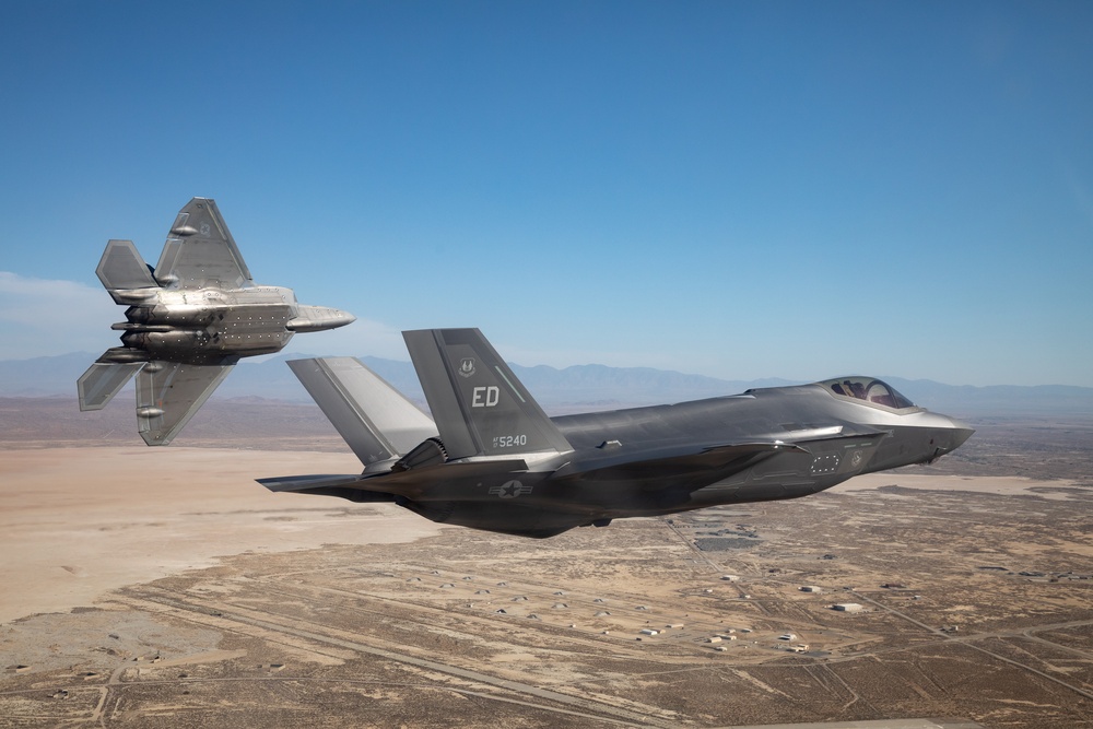 DVIDS - Images - AFMC innovation team revolutionizing stealth fighter fleet