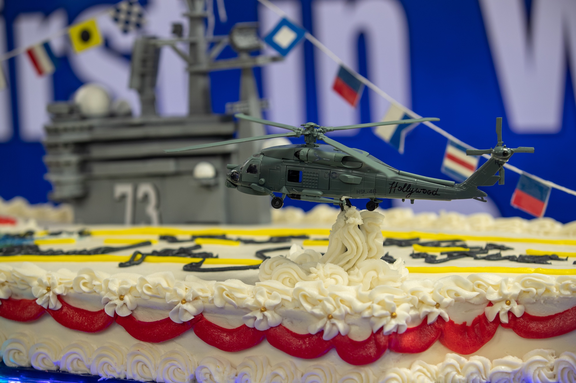 Hollywood Birthday Cake Kits