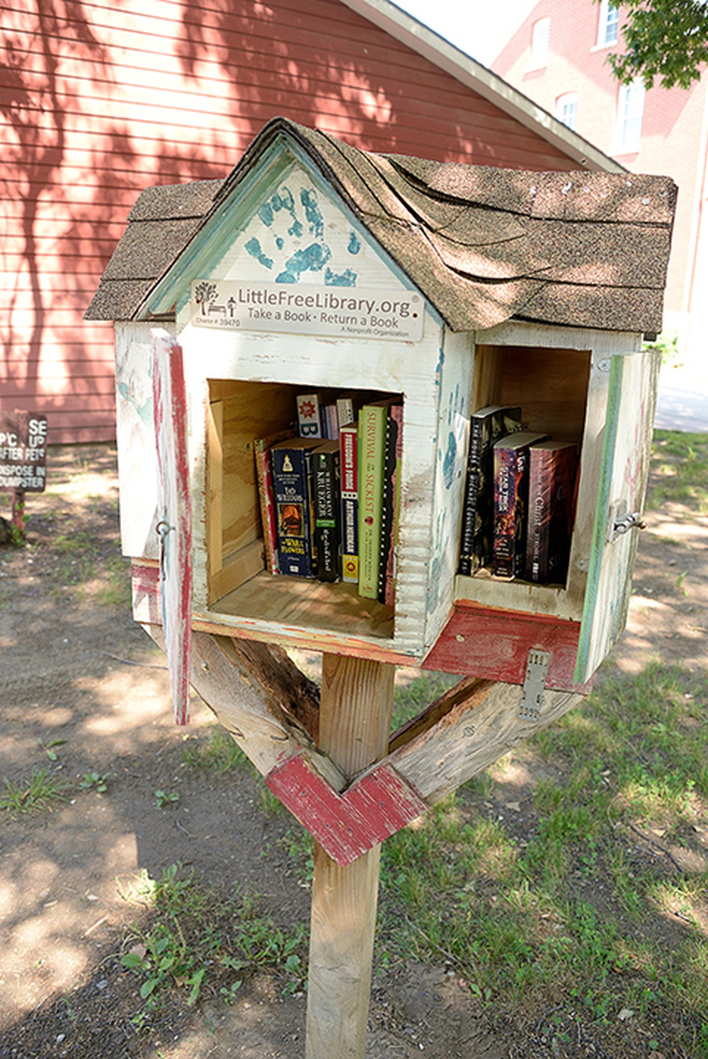 DVIDS - Images - Free little neighborhood library opens for book ...