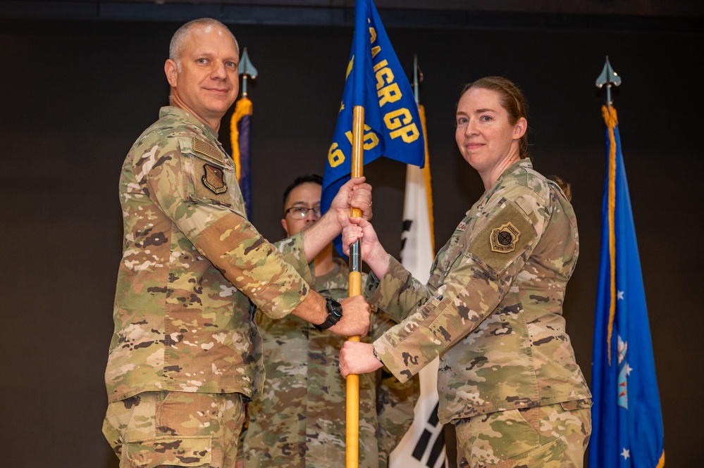 DVIDS - Images - 6th IS Change of Command [Image 4 of 7]
