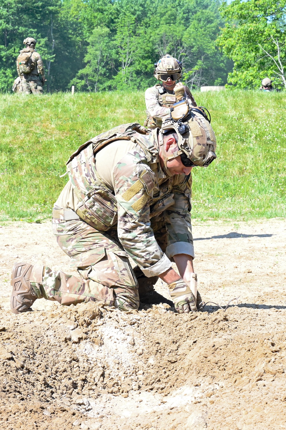 DVIDS - Images - Defender course Cadre certified on claymores [Image 3 ...