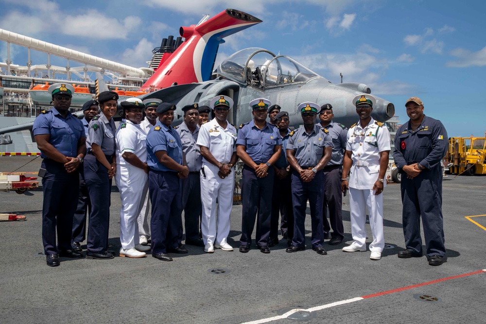 DVIDS - Images - Members of the Royal Bahamian Defense Force tour Wasp ...