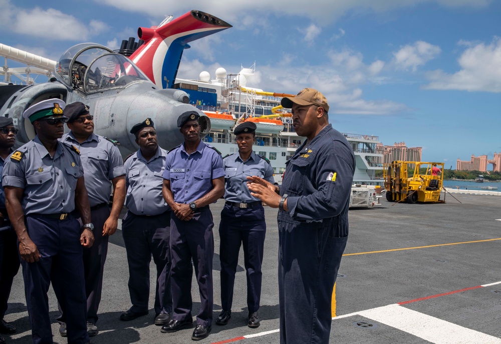 DVIDS - Images - Members of the Royal Bahamian Defense Force tour Wasp ...