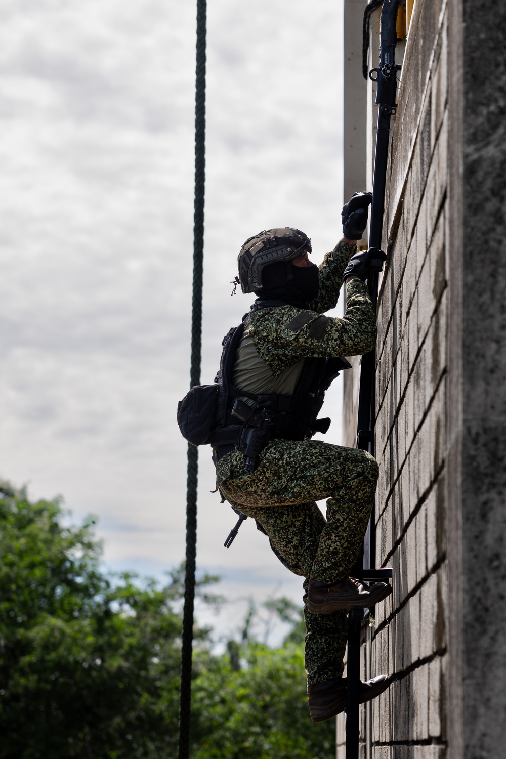 DVIDS - Images - UNITAS: Recon & SOF HRST and VBSS [Image 6 of 20]
