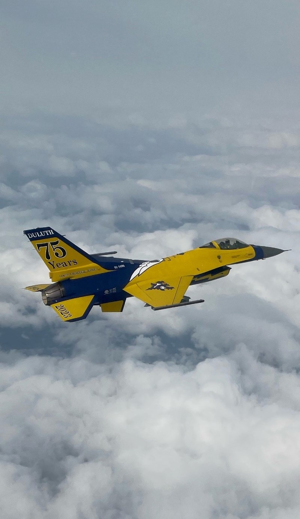 DVIDS - Images - 148th Fighter Wing's heritage F-16 takes first flight ...