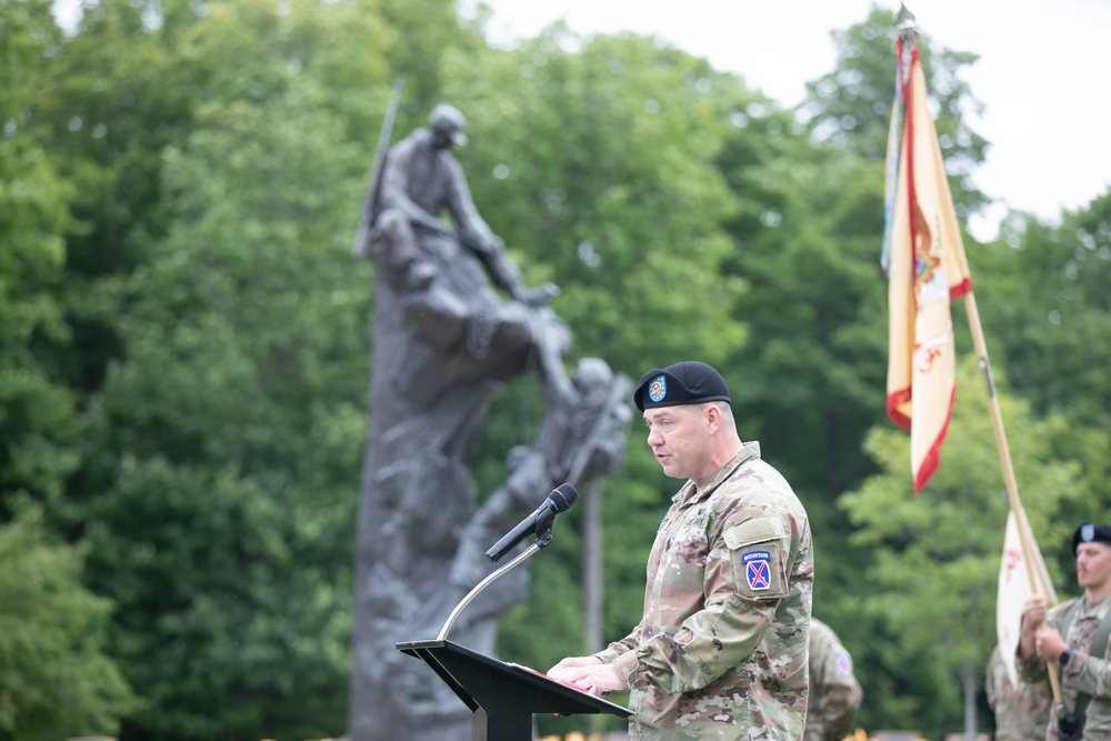 DVIDS - Images - 10th MDSB holds change of responsibility [Image 11 of 12]