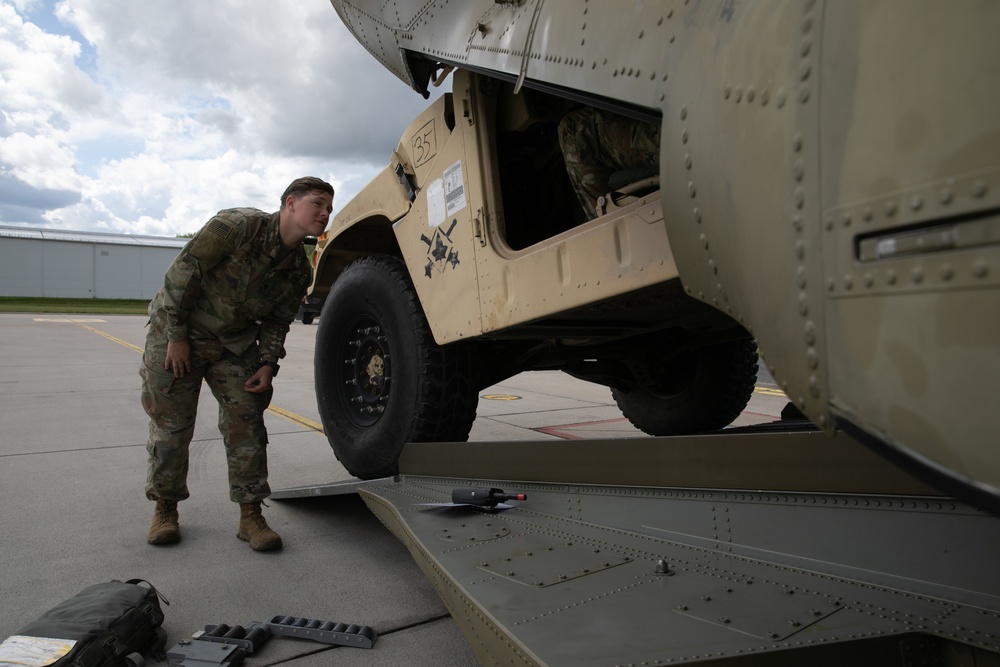 DVIDS - Images - 4th Infantry Division Soldiers strengthen tactical ...