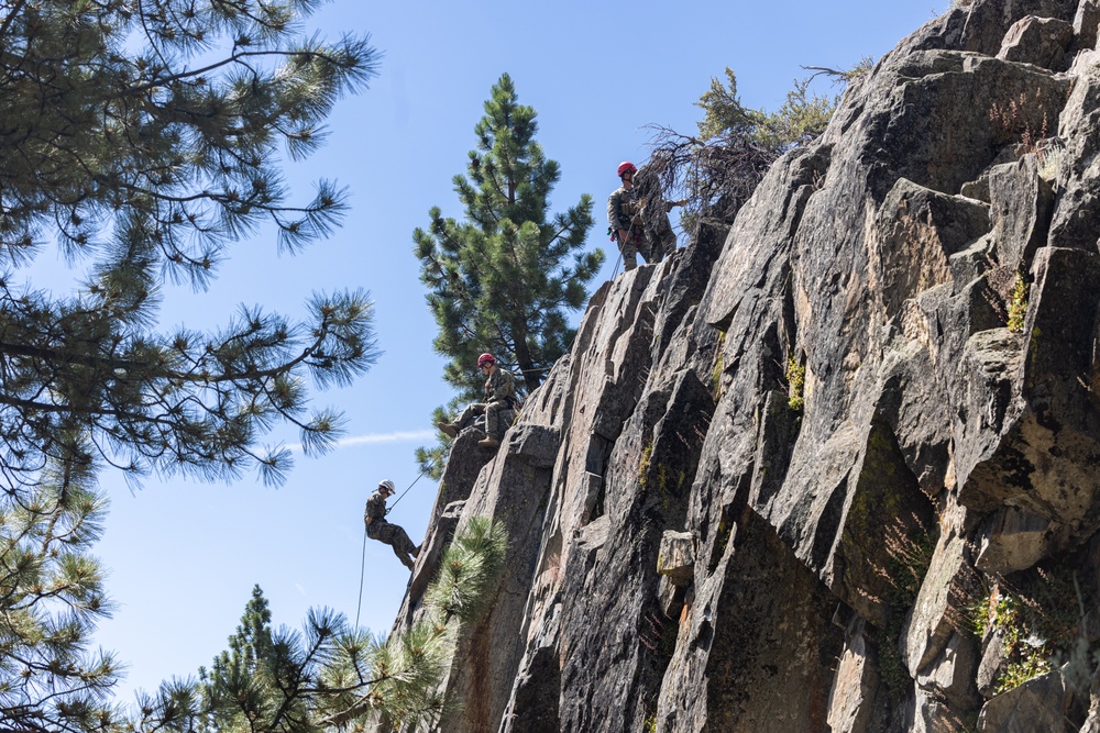 DVIDS - Images - Mountain Medicine 1-23 conduct rappelling exercises ...
