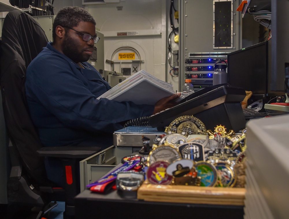 DVIDS - Images - USS Ronald Reagan (CVN 76) Sailors conduct daily ...