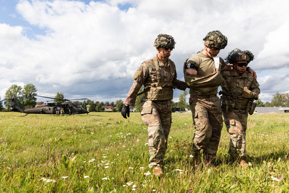 DVIDS - Images - Task Force Ivy Soldiers collaborate with Estonian hospital during a medical ...
