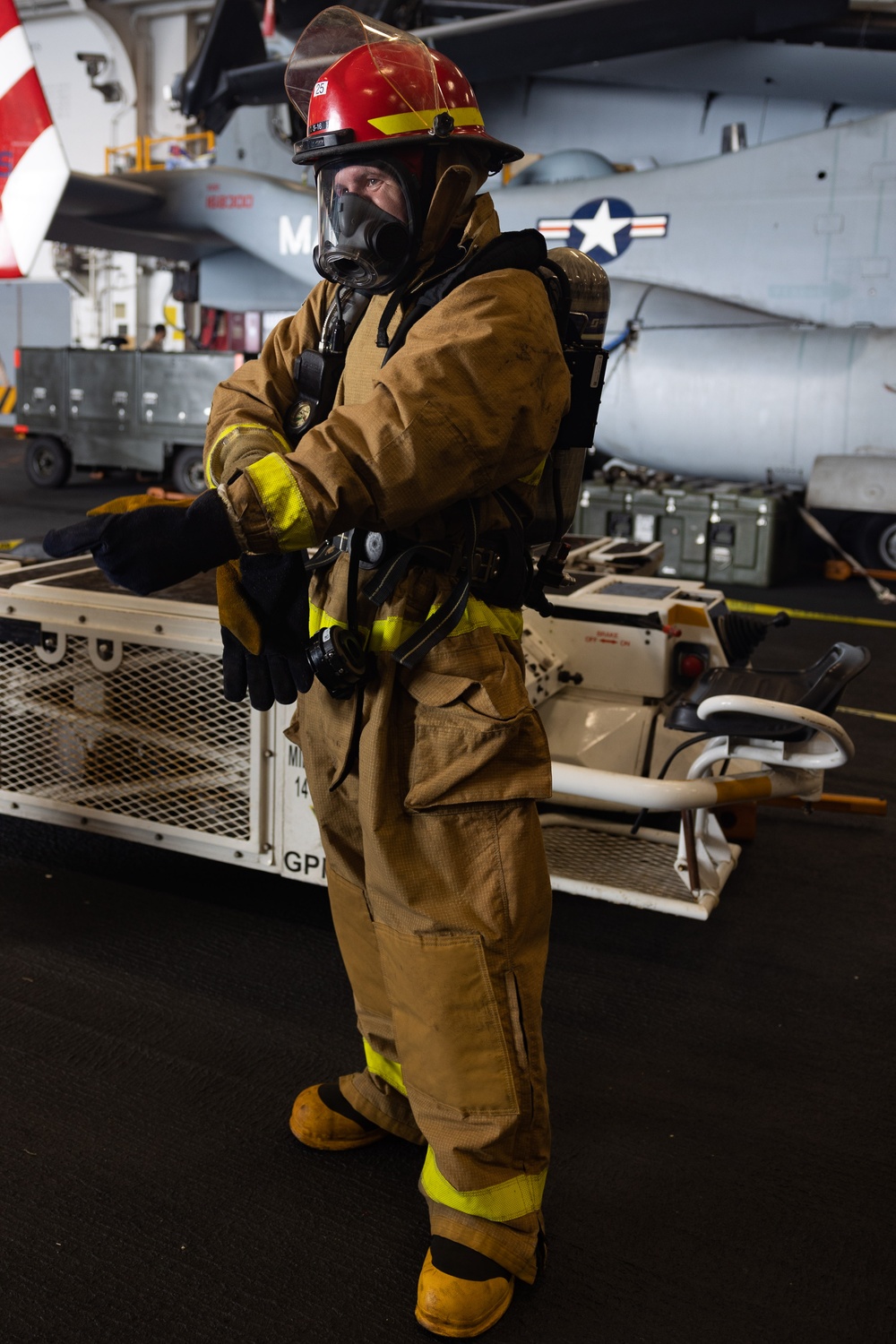 DVIDS - Images - USS BATAAN SAILORS FIREFIGHTING TRAINING [Image 3 of 5]