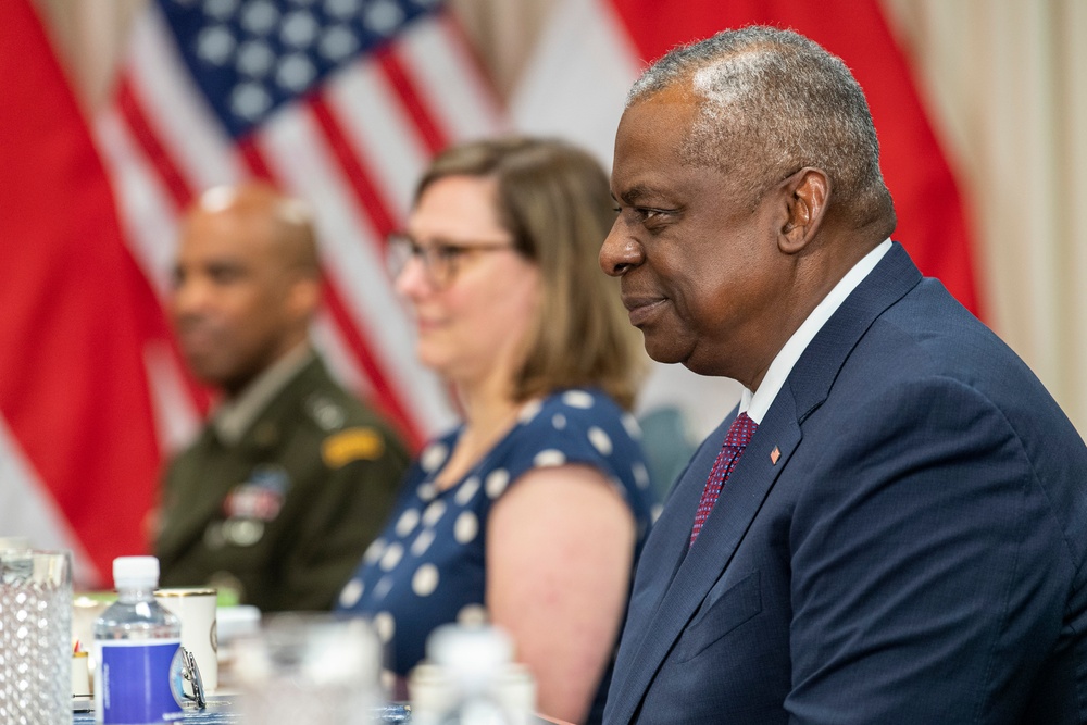 DVIDS - Images - SECDEF Bilateral Exchange with Indonesia MoD [Image 15 ...