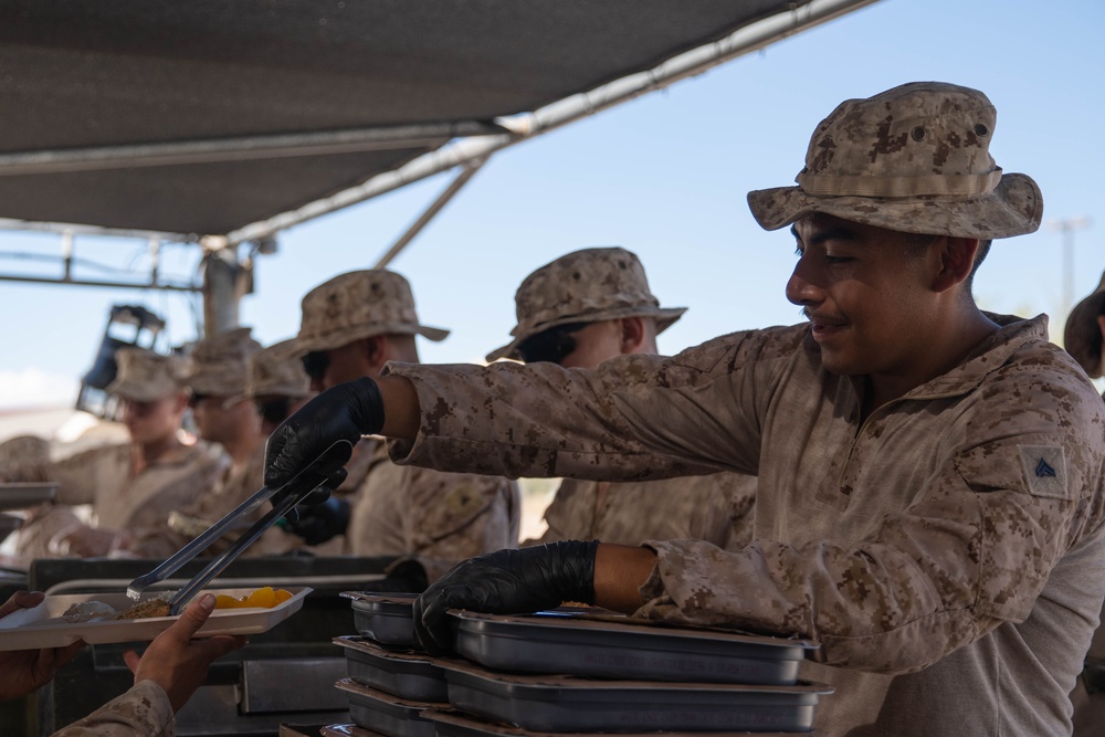 DVIDS - Images - CLB-15, BLT 1/5 Supply Hot Meals During RUT [Image 4 of 6]