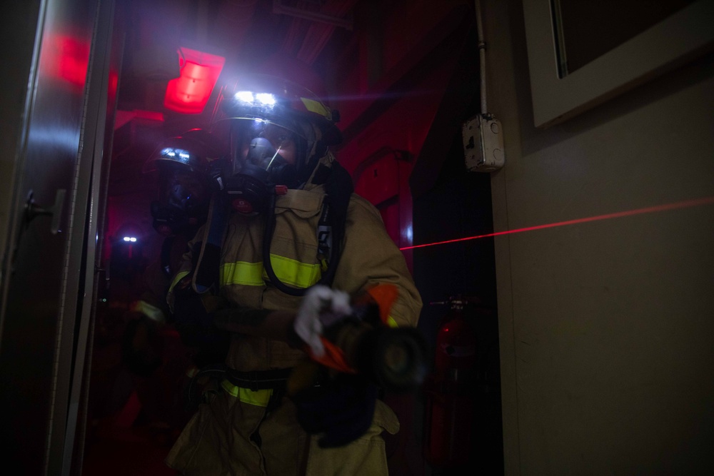 DVIDS - Images - Makin Island Sailors participate in a simulated fire ...