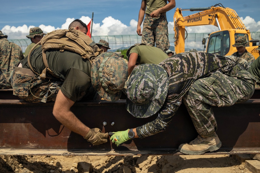 DVIDS - Images - KMEP 23.3 | Marines with 9th ESB construct non ...