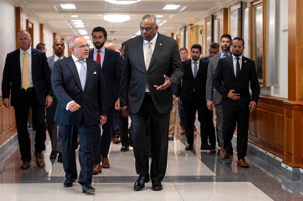 DVIDS - Images - SECDEF Bilateral Exchange with Bahrain’s Crown Prince ...