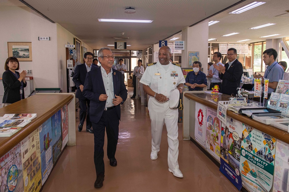 DVIDS - Images - Saikai City Mayor Office Call [Image 10 of 10]