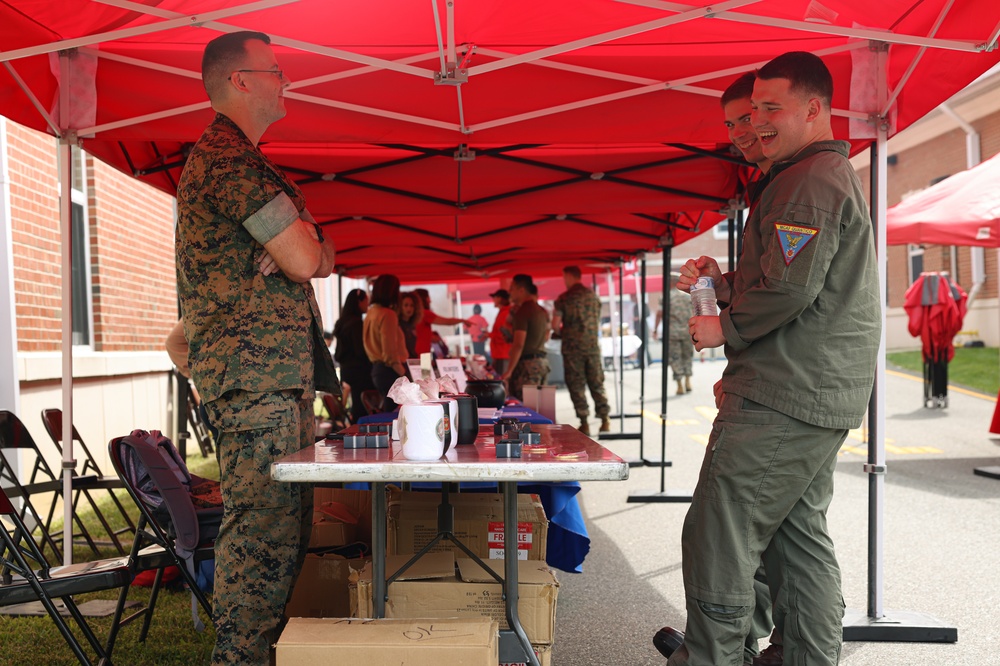DVIDS - Images - Base Food Service Branch hosts Lunch on the Lawn at MCAF [Image 2 of 7]