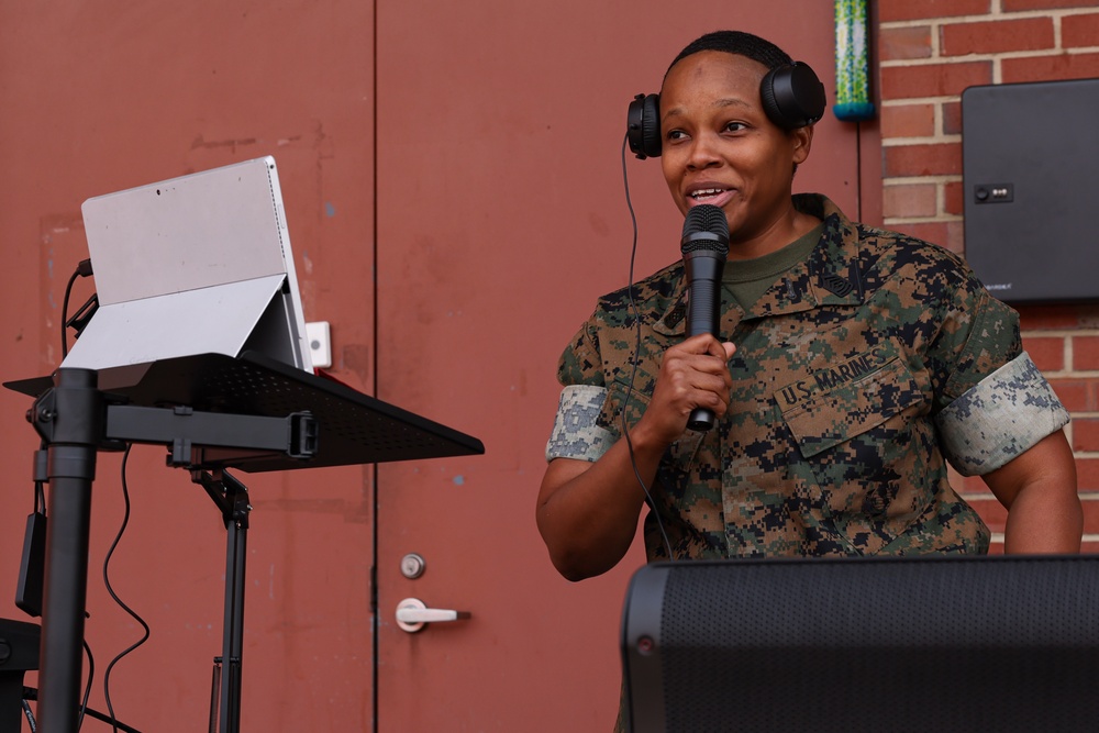 DVIDS - Images - Base Food Service Branch hosts Lunch on the Lawn at MCAF [Image 3 of 7]