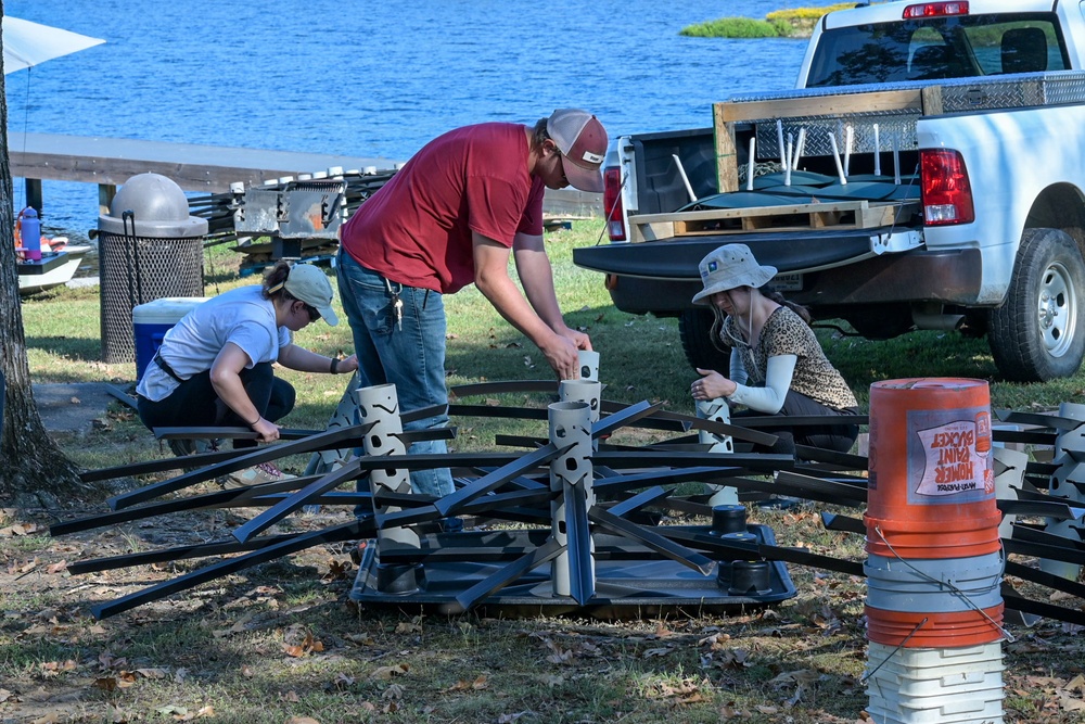 DVIDS - News - 19th CES, USFWS conduct Fish Habitat Project
